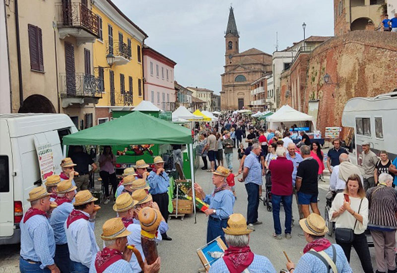 Agrifiera Polli e Buoi dei Paesi Tuoi | Tonco (AT) | Visit Piemonte